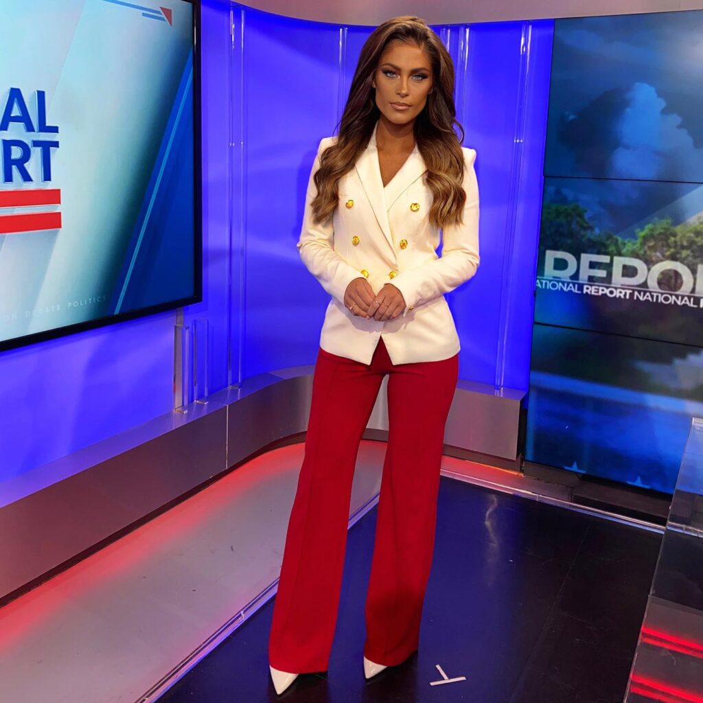 Alex Kraemer Age, Birthday, Husband, Height, Net Worth, Wikipedia